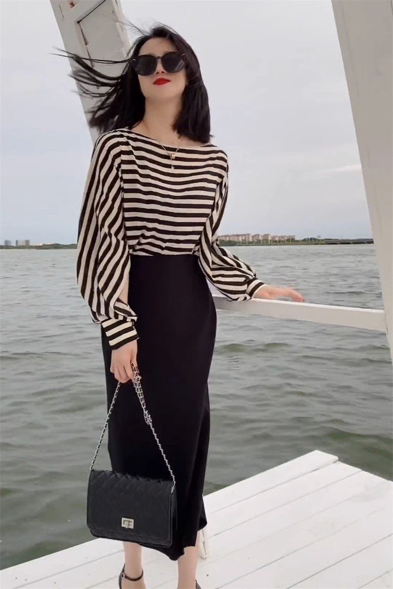 SET ÁO LỤA SỌC CHÂN VÁY DÁNG DÀI CAO CẤP SANG TRỌNG